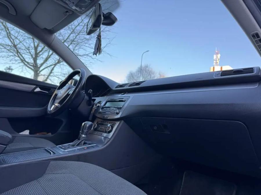 Melns Volkswagen Passat B7 2011 Rīga, ar dzinēja tilpumu 2.00 L un nobraukumu 260 tūkst. km par 4490 €, foto 17 vietnē AUTOMOTO.COM.LV