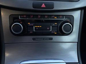 Melns Volkswagen Passat B7 2011 Rīga, ar dzinēja tilpumu 2.00 L un nobraukumu 260 tūkst. km par 4490 €, foto 21 vietnē AUTOMOTO.COM.LV
