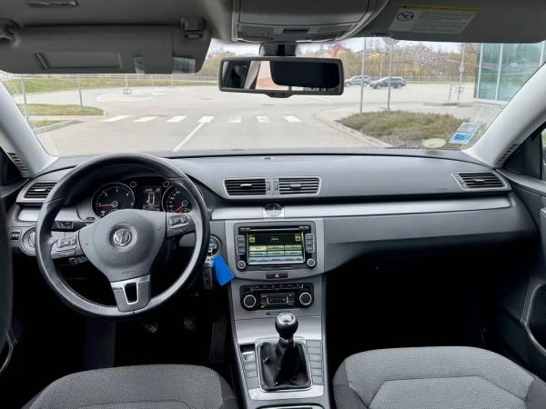 Black Volkswagen Passat B7 2011 in Rezekne, with an engine capacity of 2.00 L and mileage of 258 thousand km for 5700 €, photo 9 on AUTOMOTO.COM.LV