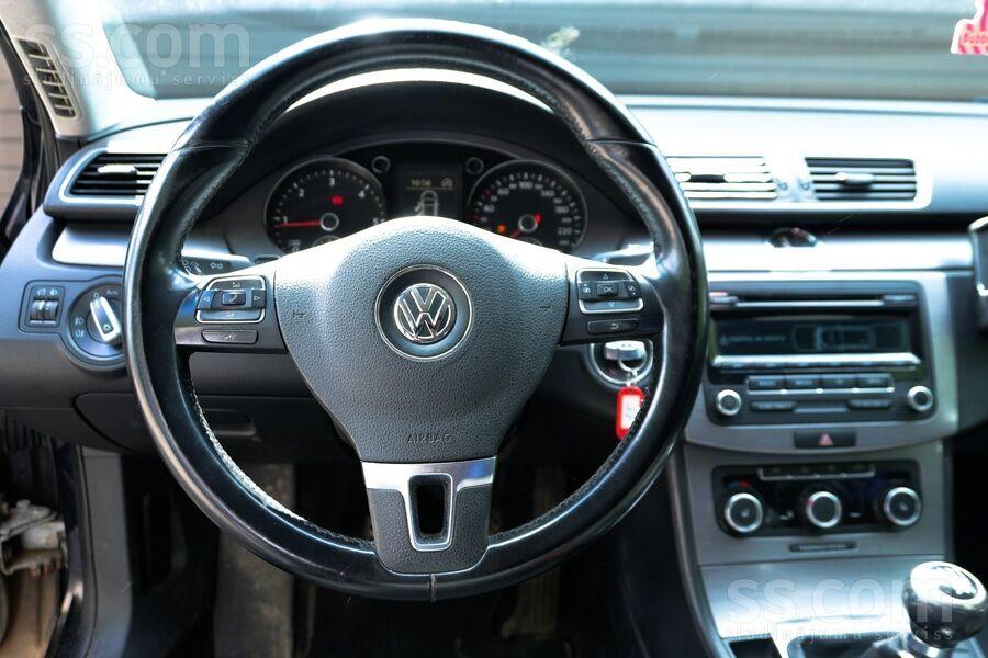 Black Volkswagen Passat B7 2011 in Riga, with an engine capacity of 2.00 L and mileage of 384 thousand km for 1990 €, photo 18 on AUTOMOTO.COM.LV
