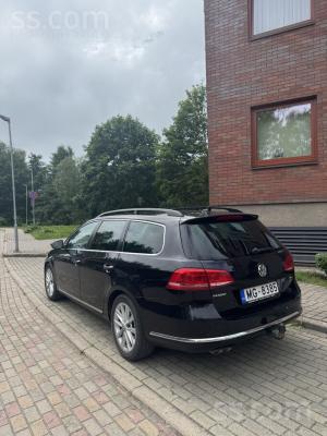 Black Volkswagen Passat B7 2011 in Liepaja, with an engine capacity of 2.00 L and mileage of 291 thousand km for 3500 €, photo 4 on AUTOMOTO.COM.LV