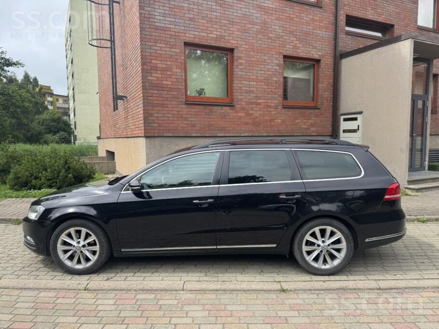 Black Volkswagen Passat B7 2011 in Liepaja, with an engine capacity of 2.00 L and mileage of 291 thousand km for 3500 €, photo 5 on AUTOMOTO.COM.LV