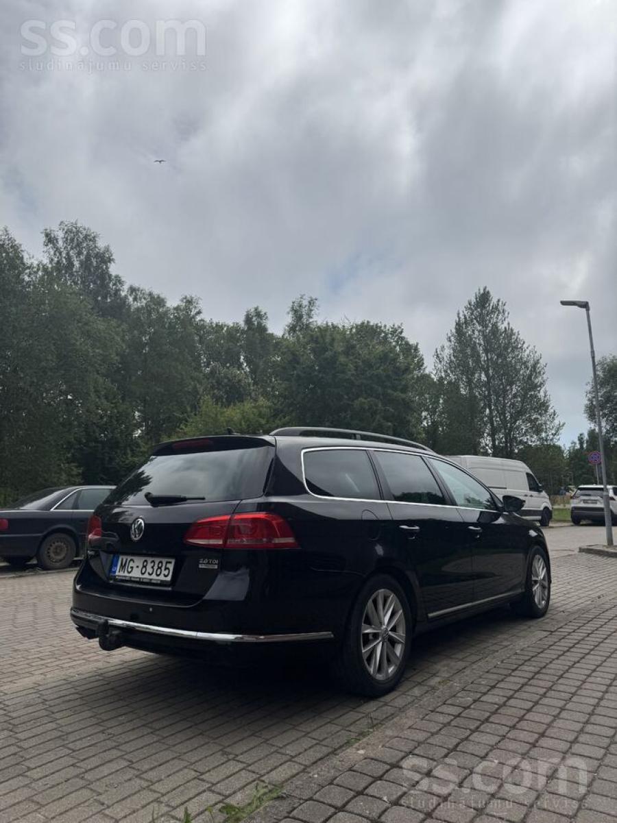 Black Volkswagen Passat B7 2011 in Liepaja, with an engine capacity of 2.00 L and mileage of 291 thousand km for 3500 €, photo 7 on AUTOMOTO.COM.LV