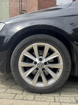 Black Volkswagen Passat B7 2011 in Liepaja, with an engine capacity of 2.00 L and mileage of 291 thousand km for 3500 €, photo 14 on AUTOMOTO.COM.LV