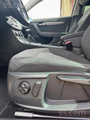 Black Volkswagen Passat B7 2011 in Liepaja, with an engine capacity of 2.00 L and mileage of 291 thousand km for 3500 €, photo 16 on AUTOMOTO.COM.LV
