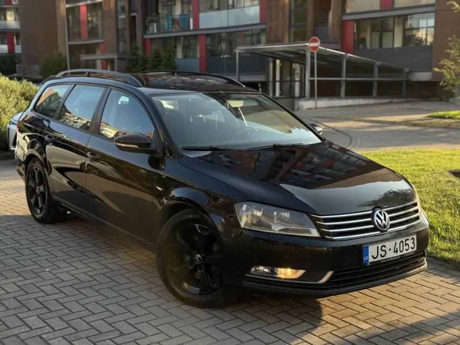 Melns Volkswagen Passat B7 2011 Rīga, ar dzinēja tilpumu 2.00 L un nobraukumu 357 tūkst. km par 3490 €, foto 1 vietnē AUTOMOTO.COM.LV