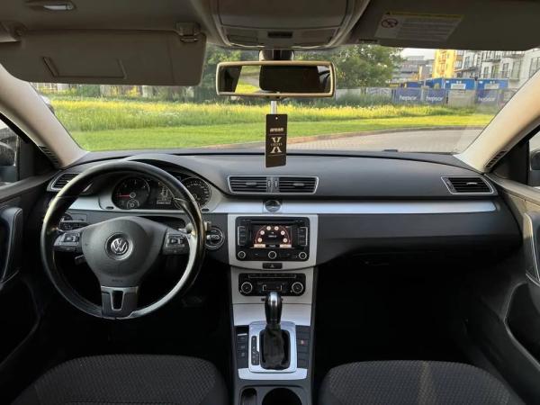 Melns Volkswagen Passat B7 2011 Rīga, ar dzinēja tilpumu 2.00 L un nobraukumu 357 tūkst. km par 3490 €, foto 5 vietnē AUTOMOTO.COM.LV