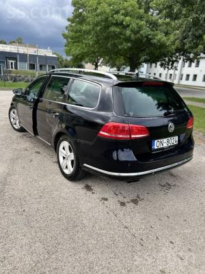 Black Volkswagen Passat B7 2011 in Cesis, with an engine capacity of 2.00 L and mileage of 321 thousand km for 2500 €, photo 3 on AUTOMOTO.COM.LV