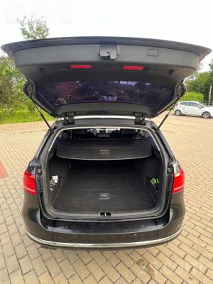 Black Volkswagen Passat B7 2011 in Riga, with an engine capacity of 1.80 L and mileage of 235 thousand km for 3000 €, photo 10 on AUTOMOTO.COM.LV