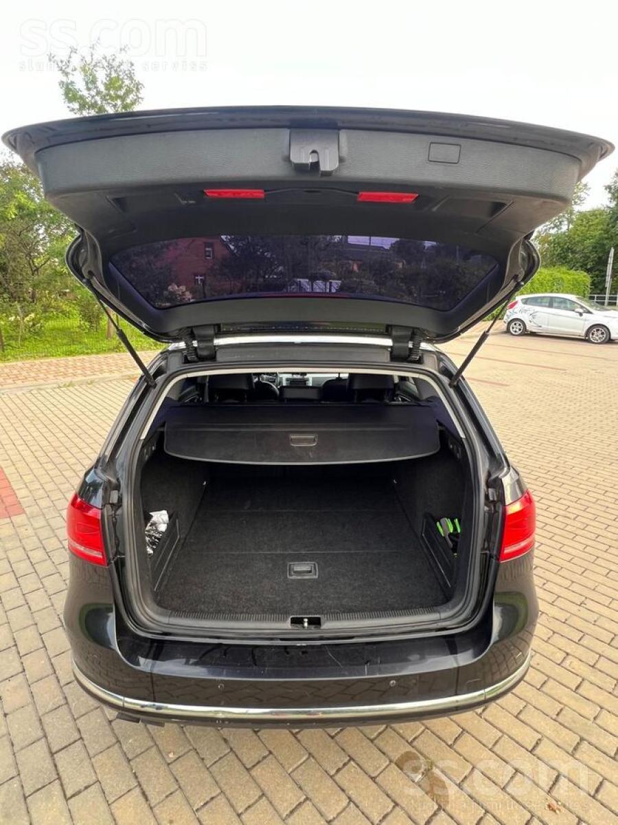 Black Volkswagen Passat B7 2011 in Riga, with an engine capacity of 1.80 L and mileage of 235 thousand km for 3000 €, photo 10 on AUTOMOTO.COM.LV