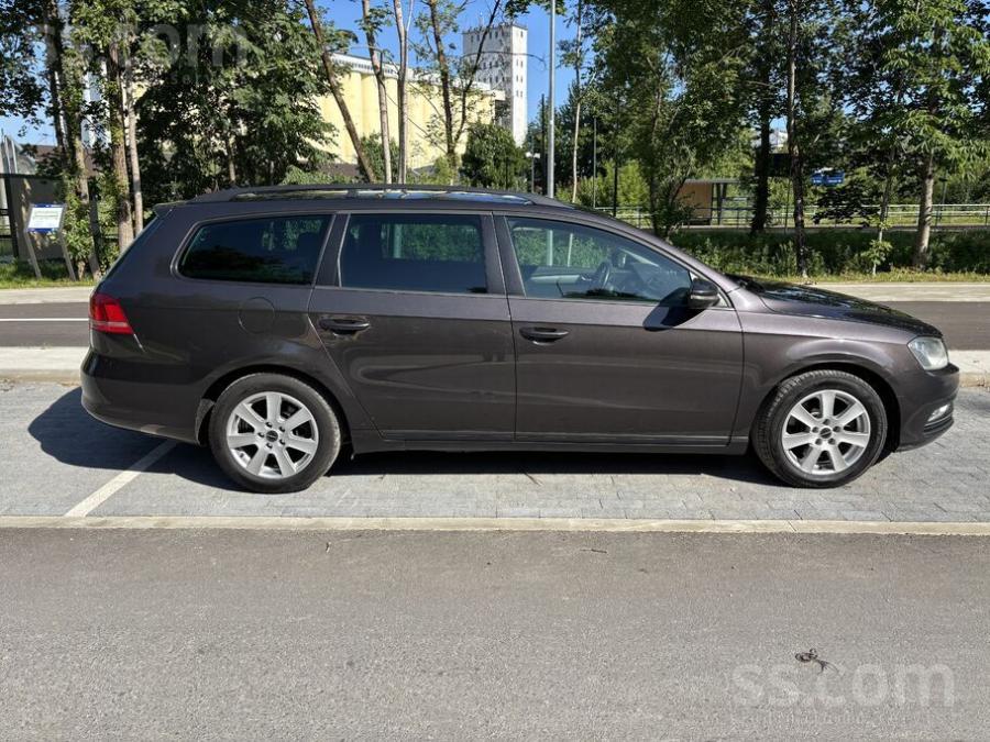 Melns Volkswagen Passat B7 2011 Rīga, ar dzinēja tilpumu 1.60 L un nobraukumu 279 tūkst. km par 3750 €, foto 1 vietnē AUTOMOTO.COM.LV