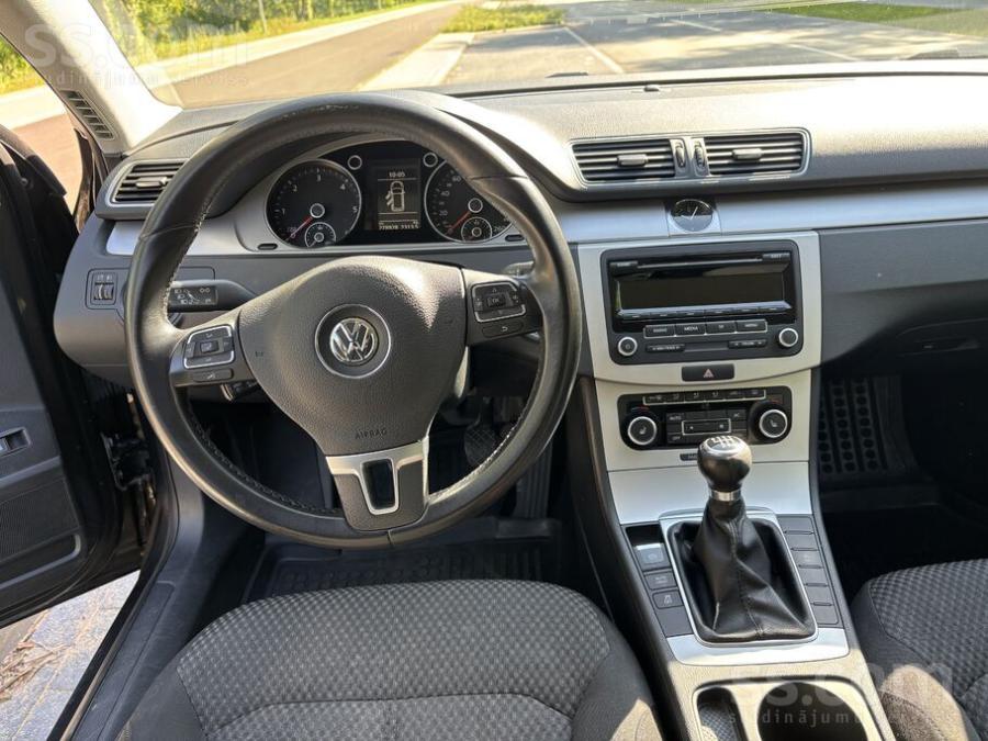 Melns Volkswagen Passat B7 2011 Rīga, ar dzinēja tilpumu 1.60 L un nobraukumu 279 tūkst. km par 3750 €, foto 8 vietnē AUTOMOTO.COM.LV