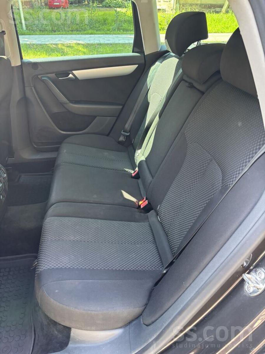 Melns Volkswagen Passat B7 2011 Rīga, ar dzinēja tilpumu 1.60 L un nobraukumu 279 tūkst. km par 3750 €, foto 9 vietnē AUTOMOTO.COM.LV