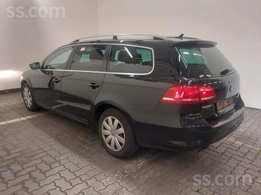 Black Volkswagen Passat B7 2011 in Cesis, with an engine capacity of 2.00 L and mileage of 0 thousand km for 4200 €, photo 9 on AUTOMOTO.COM.LV