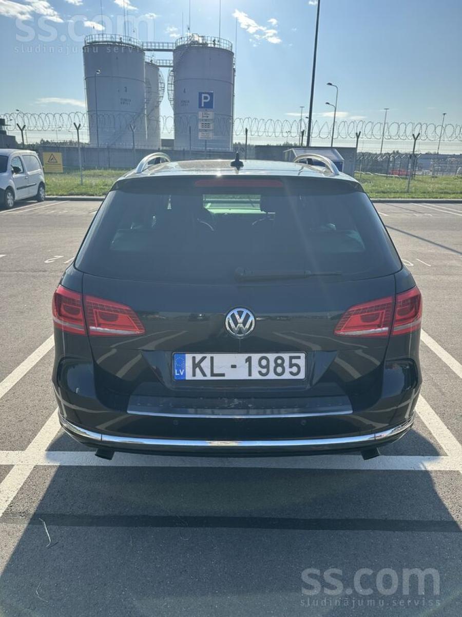 Black Volkswagen Passat B7 2011 in Riga, with an engine capacity of 2.00 L and mileage of 329 thousand km for 5650 €, photo 6 on AUTOMOTO.COM.LV