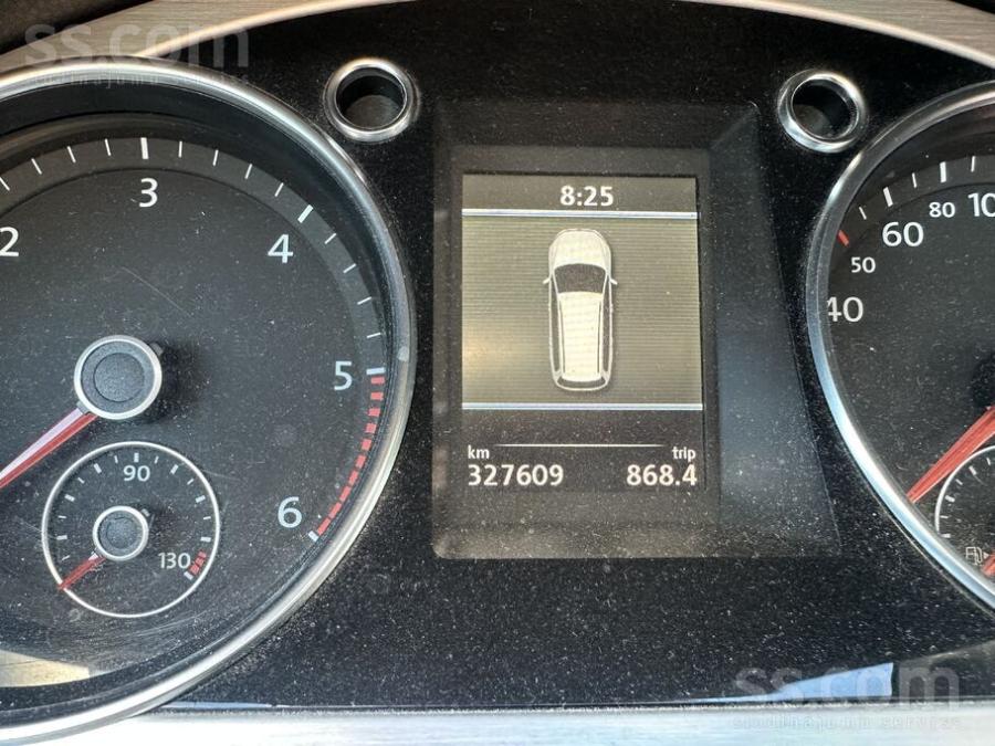 Black Volkswagen Passat B7 2011 in Riga, with an engine capacity of 2.00 L and mileage of 329 thousand km for 5650 €, photo 10 on AUTOMOTO.COM.LV