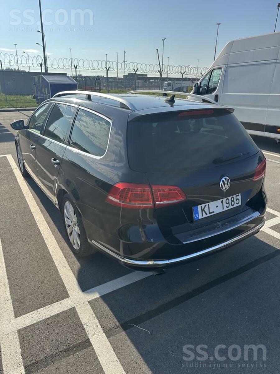 Black Volkswagen Passat B7 2011 in Riga, with an engine capacity of 2.00 L and mileage of 329 thousand km for 5650 €, photo 11 on AUTOMOTO.COM.LV