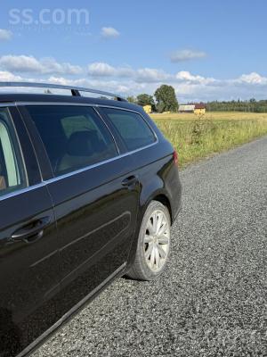 Black Volkswagen Passat B7 2011 in Limbazi, with an engine capacity of 2.00 L and mileage of 473 thousand km for 3200 €, photo 4 on AUTOMOTO.COM.LV