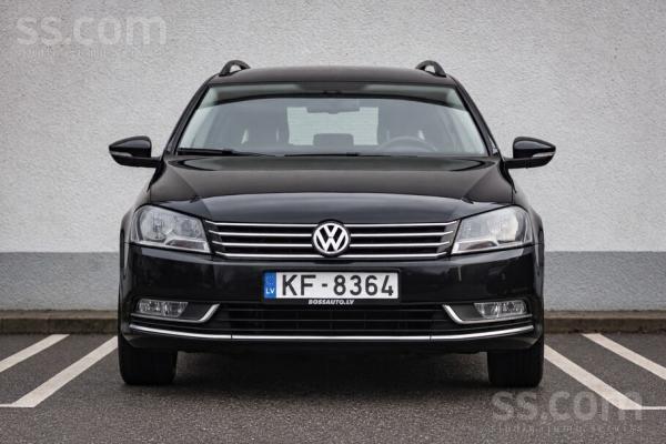 Black Volkswagen Passat B7 2011 in Riga, with an engine capacity of 1.60 L and mileage of 270 thousand km for 4450 €, photo 3 on AUTOMOTO.COM.LV