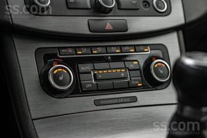 Melns Volkswagen Passat B7 2011 Rīga, ar dzinēja tilpumu 1.60 L un nobraukumu 270 tūkst. km par 4450 €, foto 19 vietnē AUTOMOTO.COM.LV