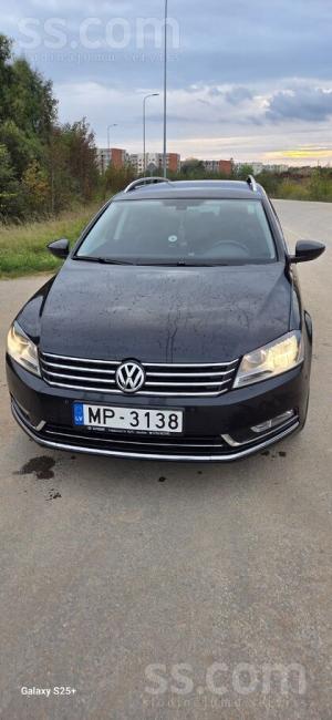 Black Volkswagen Passat B7 2011 in Rezekne, with an engine capacity of 2.00 L and mileage of 254 thousand km for 4000 €, photo  on AUTOMOTO.COM.LV