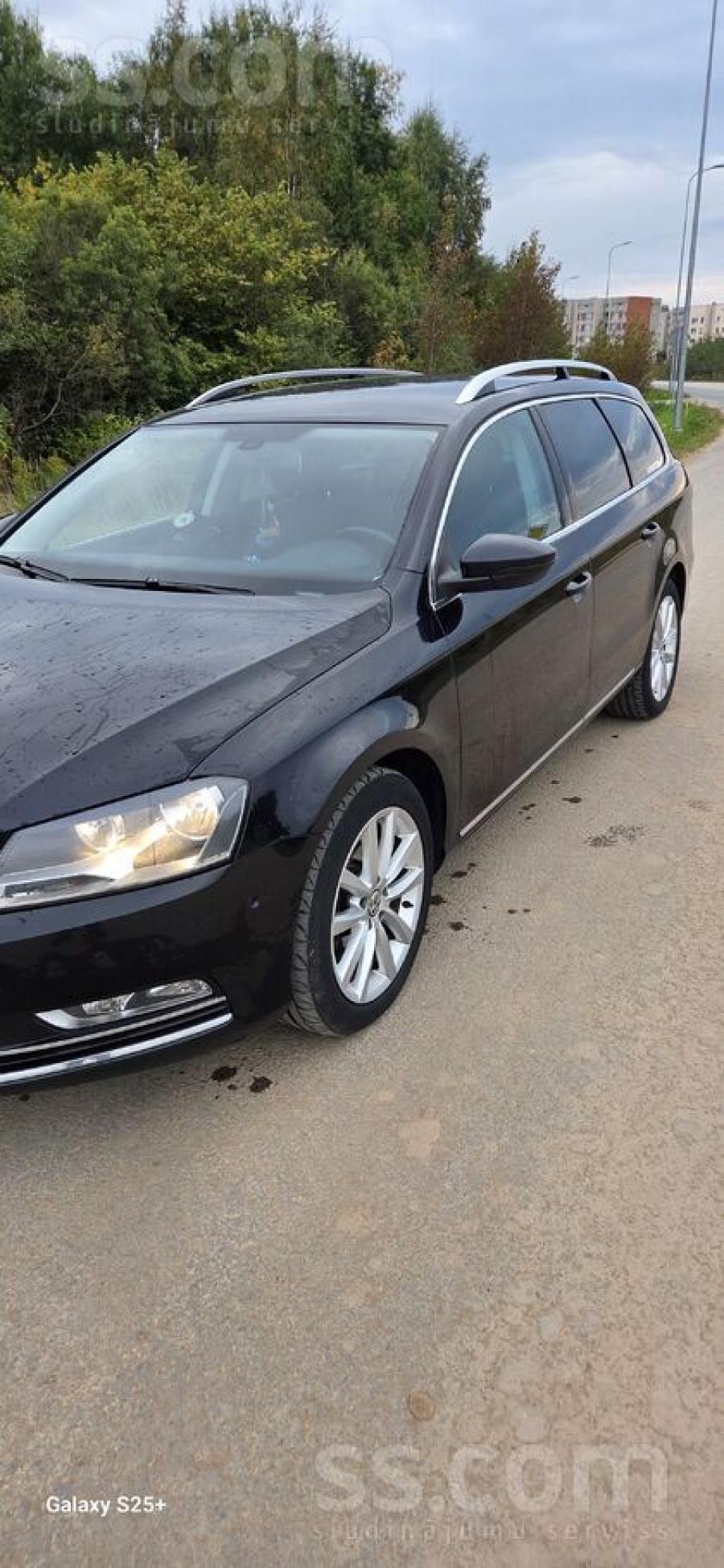 Black Volkswagen Passat B7 2011 in Rezekne, with an engine capacity of 2.00 L and mileage of 254 thousand km for 4000 €, photo 3 on AUTOMOTO.COM.LV