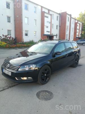 Black Volkswagen Passat B7 2011 in Bauska, with an engine capacity of 2.00 L and mileage of 310 thousand km for 3900 €, photo  on AUTOMOTO.COM.LV