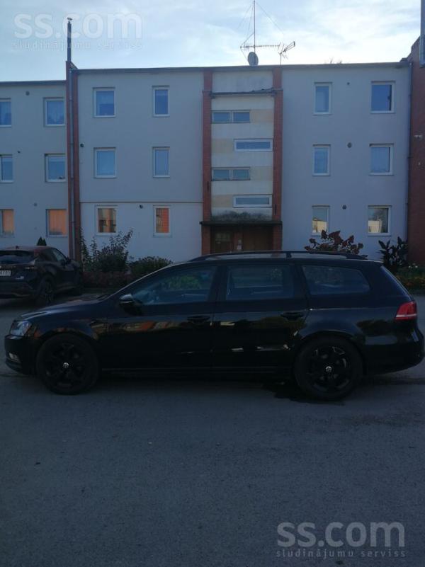 Black Volkswagen Passat B7 2011 in Bauska, with an engine capacity of 2.00 L and mileage of 310 thousand km for 3900 €, photo 8 on AUTOMOTO.COM.LV
