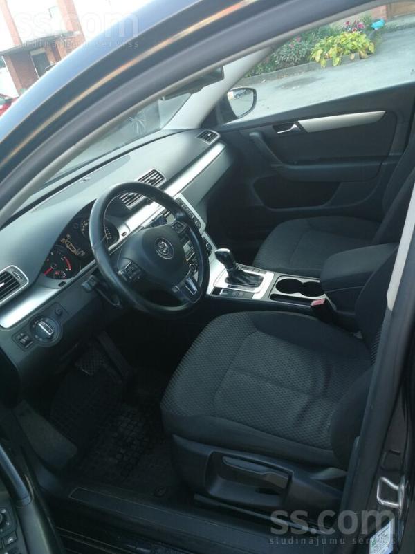 Black Volkswagen Passat B7 2011 in Bauska, with an engine capacity of 2.00 L and mileage of 310 thousand km for 3900 €, photo 11 on AUTOMOTO.COM.LV