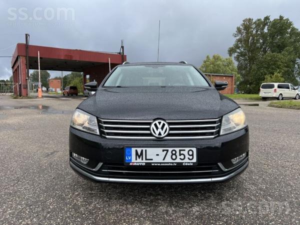 Black Volkswagen Passat B7 2012 in Cesis, with an engine capacity of 2.00 L and mileage of 0 thousand km for 6900 €, photo 4 on AUTOMOTO.COM.LV