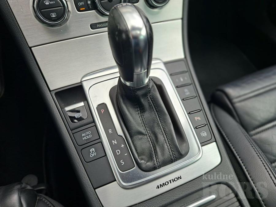 Black Volkswagen Passat B7 2012 in Tartu, with an engine capacity of 0.00 L and mileage of 0 thousand km for 6390 €, photo 13 on AUTOMOTO.COM.LV