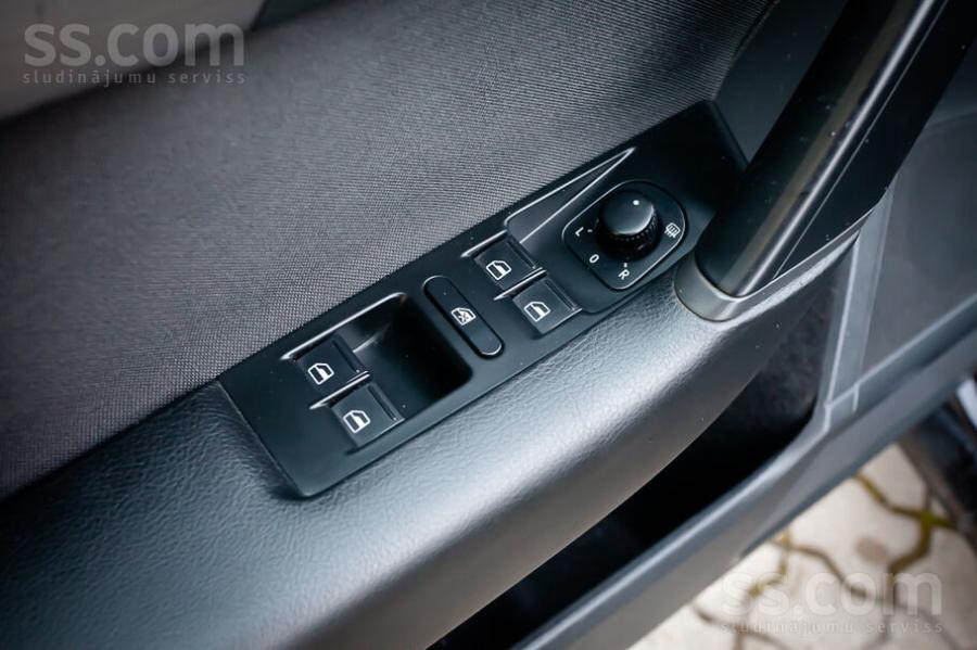 Melns Volkswagen Passat B7 2012 Tukums, ar dzinēja tilpumu 1.60 L un nobraukumu 286 tūkst. km par 4890 €, foto 13 vietnē AUTOMOTO.COM.LV