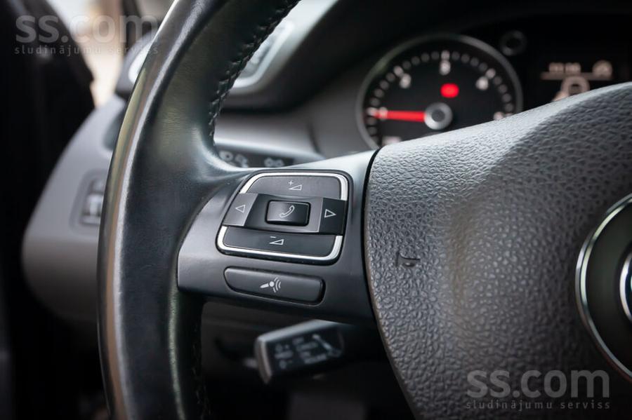 Melns Volkswagen Passat B7 2012 Tukums, ar dzinēja tilpumu 1.60 L un nobraukumu 286 tūkst. km par 4890 €, foto 18 vietnē AUTOMOTO.COM.LV