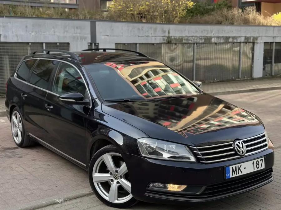 Black Volkswagen Passat B7 2012 in Riga, with an engine capacity of 2.00 L and mileage of 284 thousand km for 4990 €, photo 1 on AUTOMOTO.COM.LV