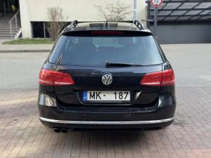 Black Volkswagen Passat B7 2012 in Riga, with an engine capacity of 2.00 L and mileage of 284 thousand km for 4990 €, photo 5 on AUTOMOTO.COM.LV