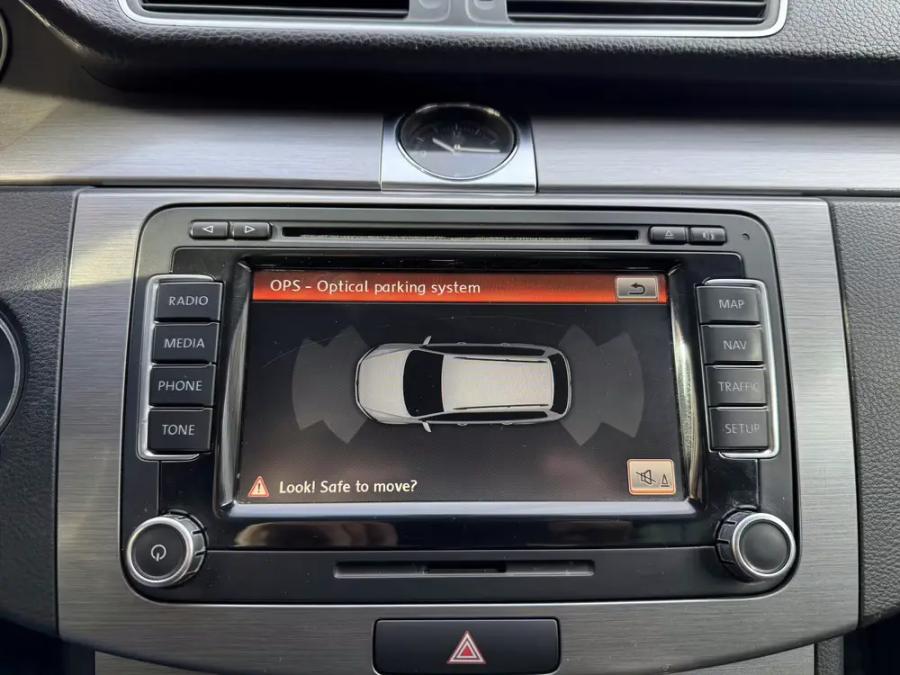 Black Volkswagen Passat B7 2012 in Riga, with an engine capacity of 2.00 L and mileage of 284 thousand km for 4990 €, photo 12 on AUTOMOTO.COM.LV