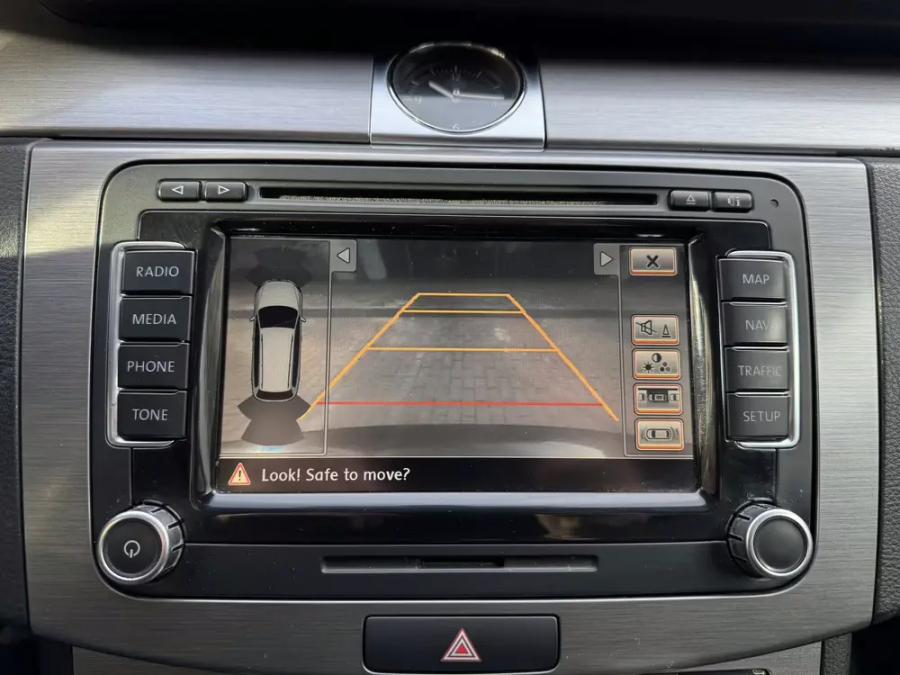 Black Volkswagen Passat B7 2012 in Riga, with an engine capacity of 2.00 L and mileage of 284 thousand km for 4990 €, photo 13 on AUTOMOTO.COM.LV