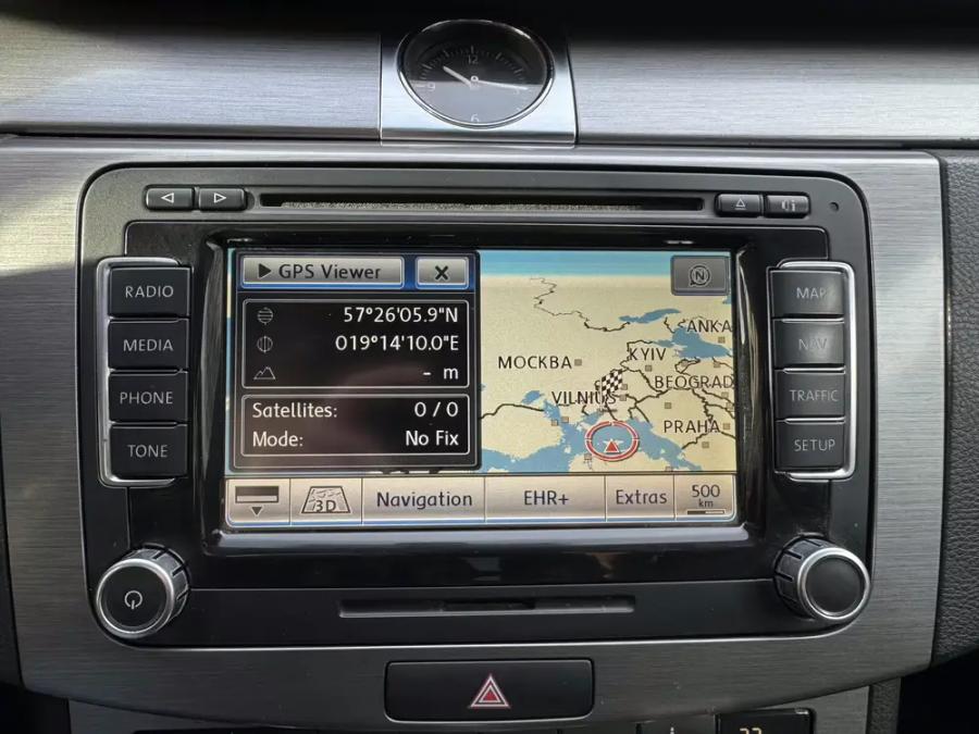 Black Volkswagen Passat B7 2012 in Riga, with an engine capacity of 2.00 L and mileage of 284 thousand km for 4990 €, photo 16 on AUTOMOTO.COM.LV