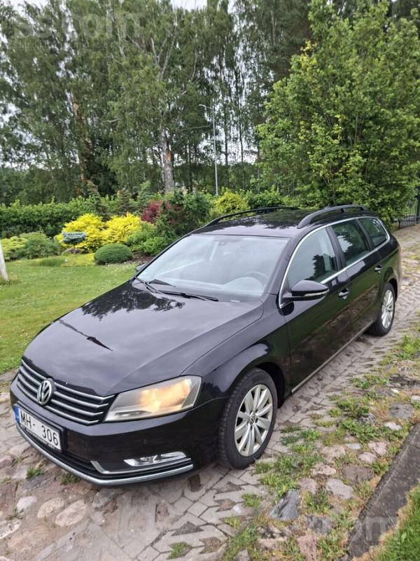 Melns Volkswagen Passat B7 2012 Rīga, ar dzinēja tilpumu 2.00 L un nobraukumu 304 tūkst. km par 3990 €, foto 1 vietnē AUTOMOTO.COM.LV