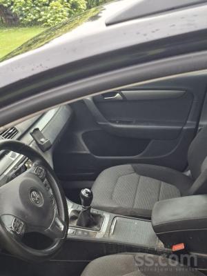 Melns Volkswagen Passat B7 2012 Rīga, ar dzinēja tilpumu 2.00 L un nobraukumu 304 tūkst. km par 3990 €, foto 9 vietnē AUTOMOTO.COM.LV