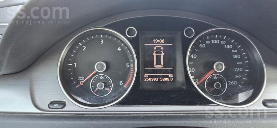 Black Volkswagen Passat B7 2012 in Riga, with an engine capacity of 2.00 L and mileage of 251 thousand km for 5100 €, photo 8 on AUTOMOTO.COM.LV