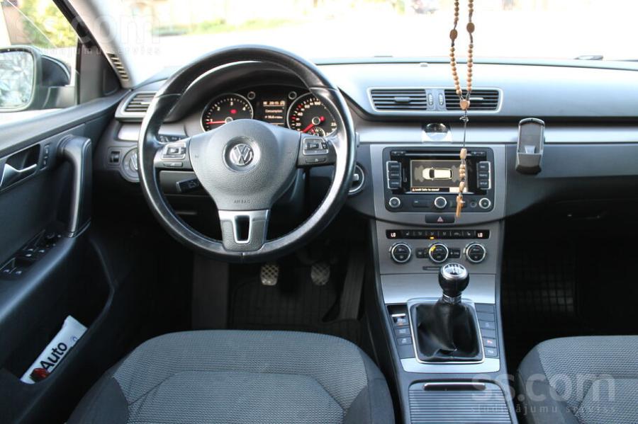 Black Volkswagen Passat B7 2012 in Saldus, with an engine capacity of 2.00 L and mileage of 361 thousand km for 4100 €, photo 9 on AUTOMOTO.COM.LV