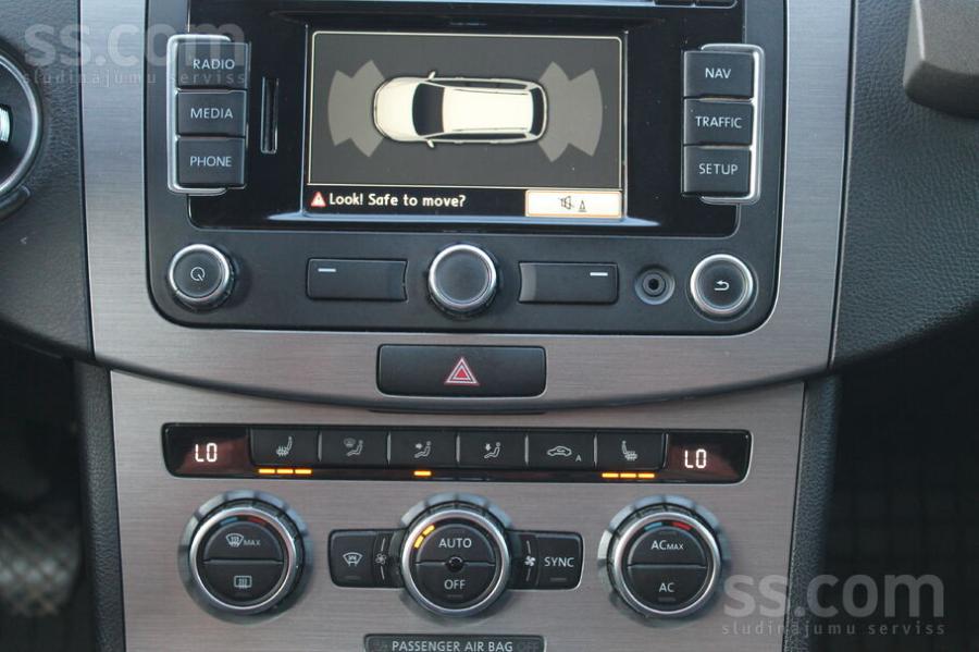 Black Volkswagen Passat B7 2012 in Saldus, with an engine capacity of 2.00 L and mileage of 361 thousand km for 4100 €, photo 12 on AUTOMOTO.COM.LV