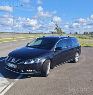 Black Volkswagen Passat B7 2012 in Liepaja, with an engine capacity of 2.00 L and mileage of 278 thousand km for 5100 €, photo  on AUTOMOTO.COM.LV