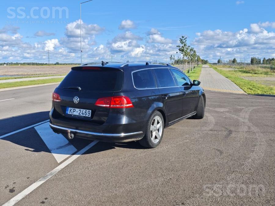 Black Volkswagen Passat B7 2012 in Liepaja, with an engine capacity of 2.00 L and mileage of 278 thousand km for 5100 €, photo 4 on AUTOMOTO.COM.LV