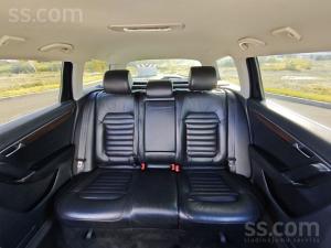 Black Volkswagen Passat B7 2012 in Liepaja, with an engine capacity of 2.00 L and mileage of 278 thousand km for 5100 €, photo 12 on AUTOMOTO.COM.LV