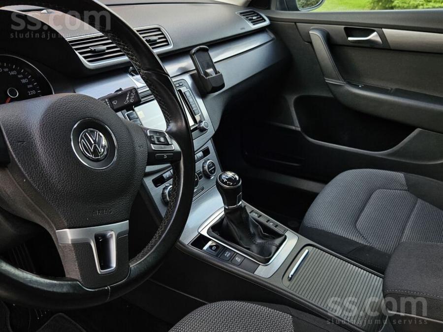 Black Volkswagen Passat B7 2012 in Jekabpils, with an engine capacity of 2.00 L and mileage of 312 thousand km for 5990 €, photo 14 on AUTOMOTO.COM.LV