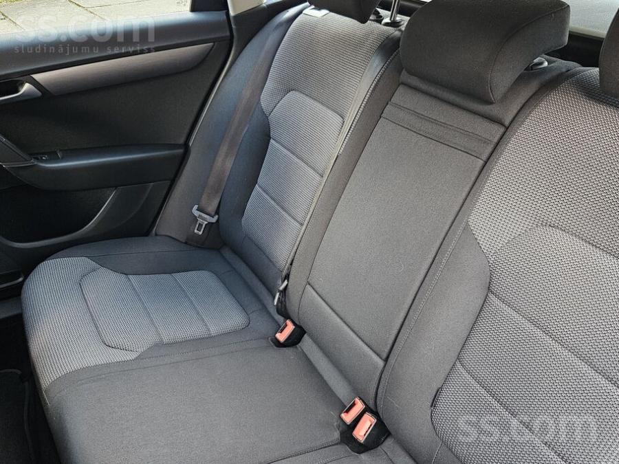 Black Volkswagen Passat B7 2012 in Jekabpils, with an engine capacity of 2.00 L and mileage of 312 thousand km for 5990 €, photo 15 on AUTOMOTO.COM.LV