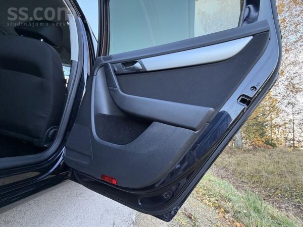 Volkswagen Passat B7 2012 RÄzekne vietnÄ Melns Volkswagen Passat B7 2012 RÄzekne, ar dzinÄja tilpumu 2.00 L un nobraukumu 0 tÅ«kst. km par 5900 ā¬, foto 10 vietnÄ AUTOMOTO.COM.LV