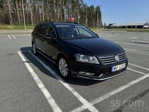 Black Volkswagen Passat B7 2013 in Riga, with an engine capacity of 2.00 L and mileage of 283 thousand km for 6000 €, photo 1 on AUTOMOTO.COM.LV